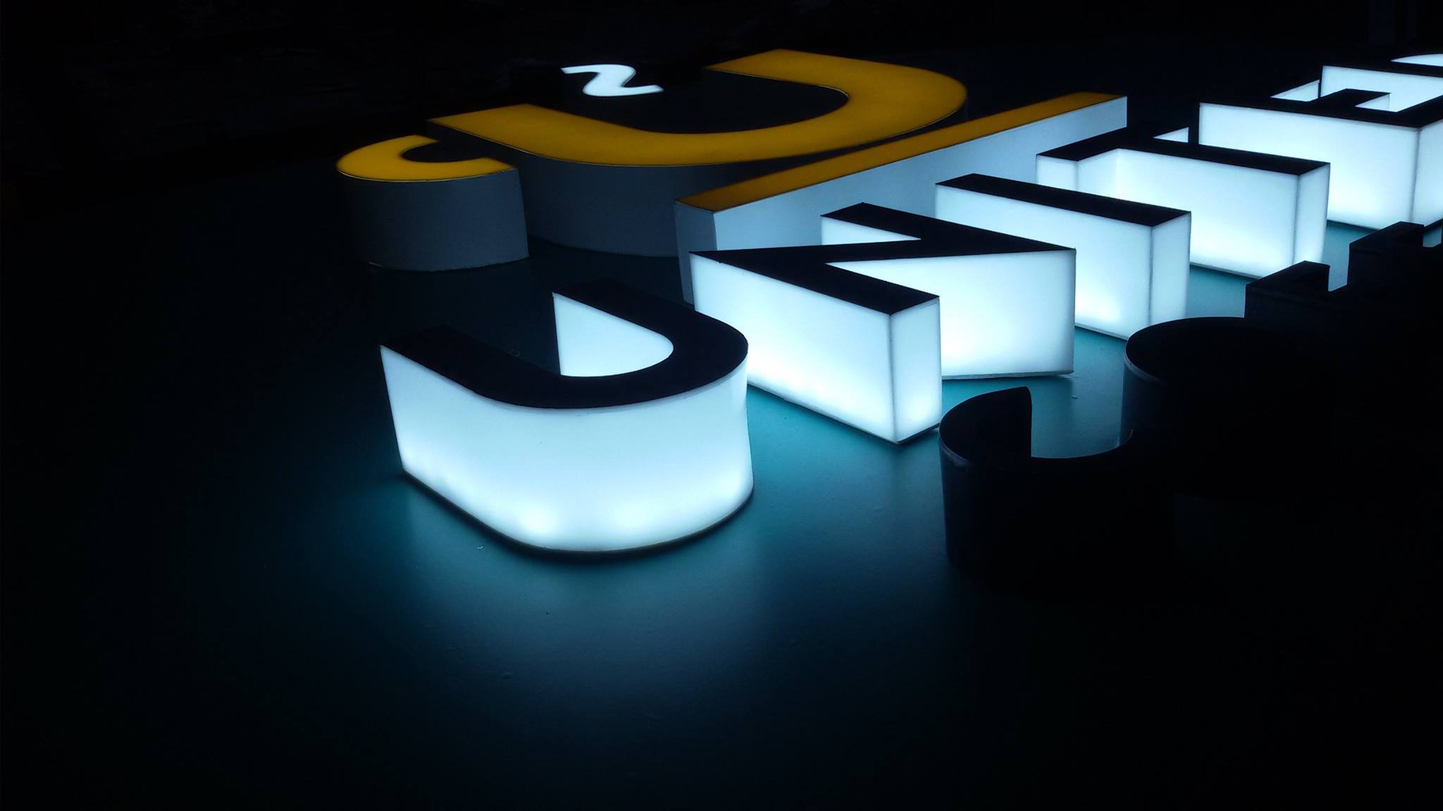 7 Popular Types Of Lighted Signs - Lnd Signs and Ads